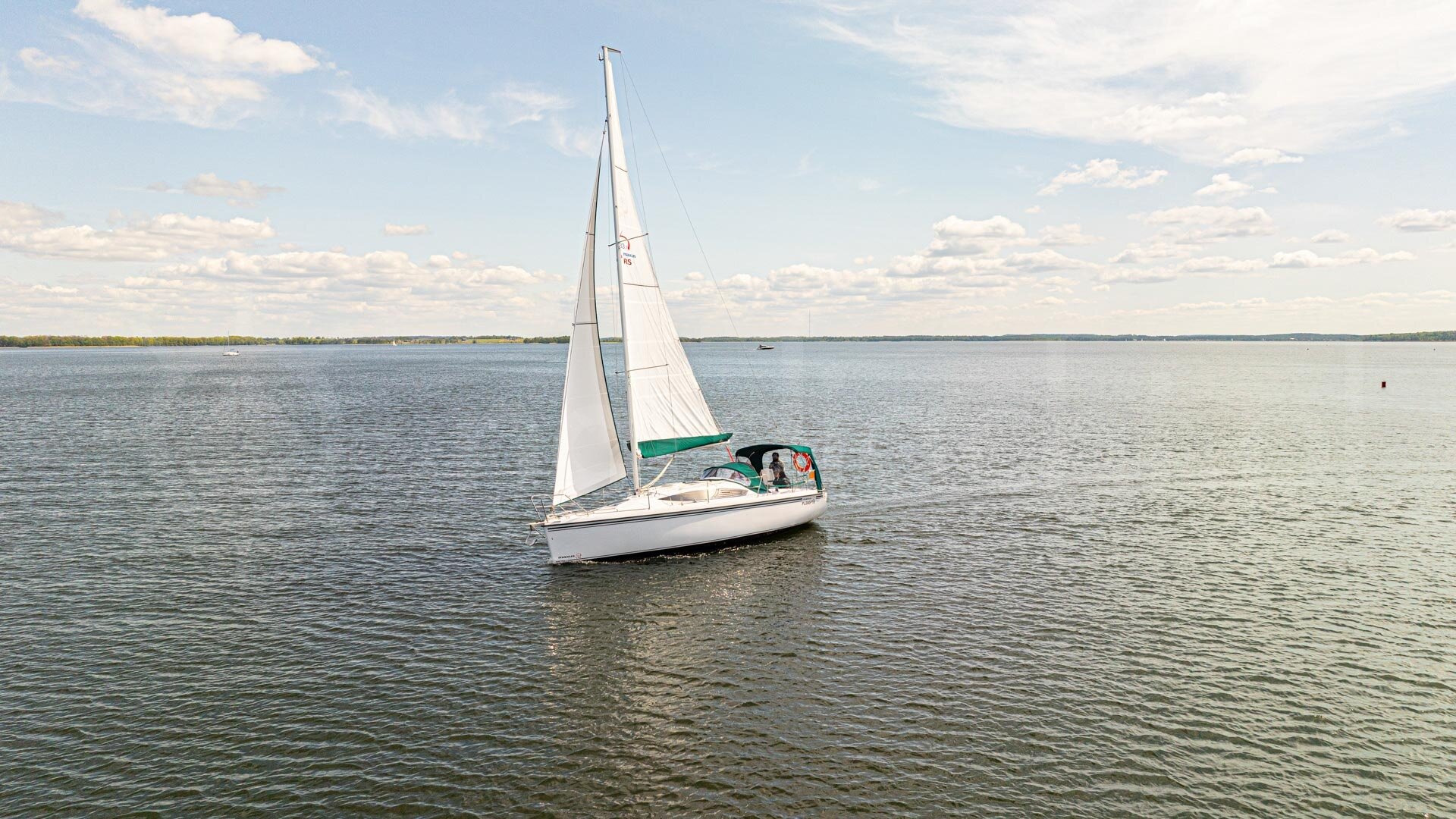 Maxus 33.1RS elektryczny . Czartery Jachtów Mazury - Giżycko Wilkasy ...